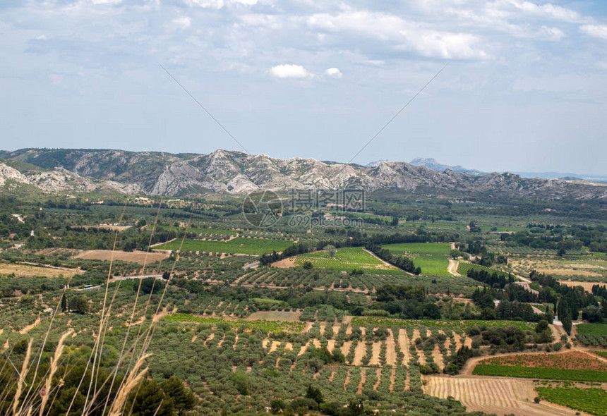 从法国南部著名的LesBouxdeProvenence中世纪村对Lubero高清图片下载-正版图片503694559-摄图网
