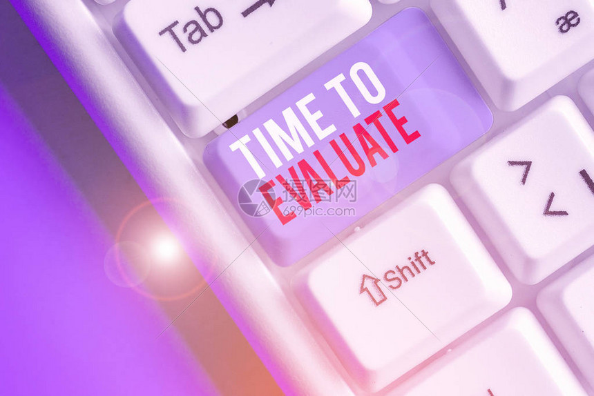 显示评估时间的书写笔记判断某事物的价值或意高清图片下载-正版图片503714263-摄图网