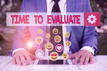 显示时间评价的文本符号商业照片文本根据其价值或意义判断了某些东西info高清图片下载-正版图片503714468-摄图网