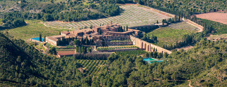 PortaCoeli古色香的回廊修道院顶视图全景高清图片下载-正版图片503717124-摄图网