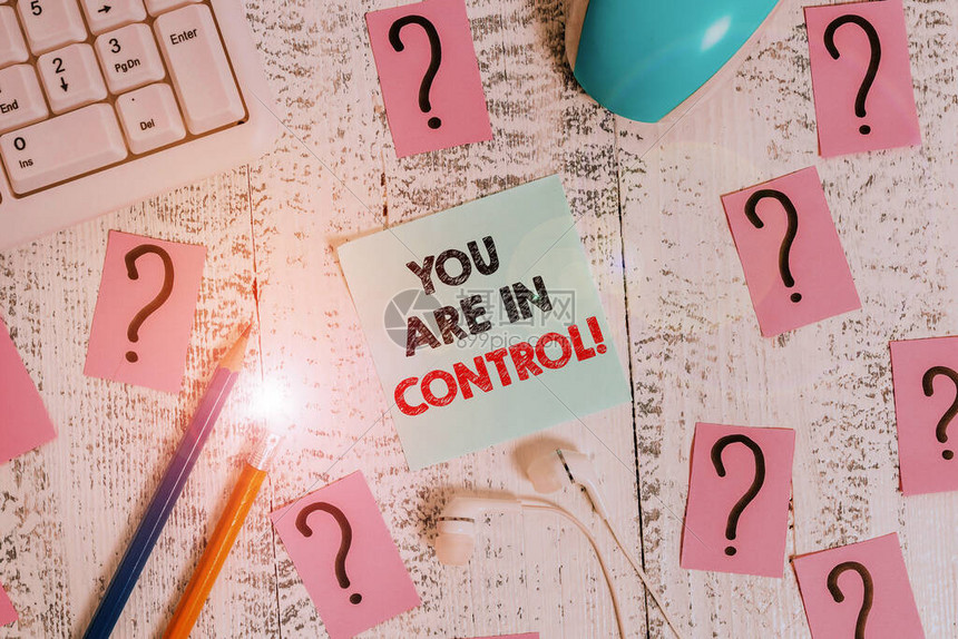 概念手写显示你在控制之中概念意义对情况的责任管理权限木桌上的书写高清图片下载-正版图片503733066-摄图网