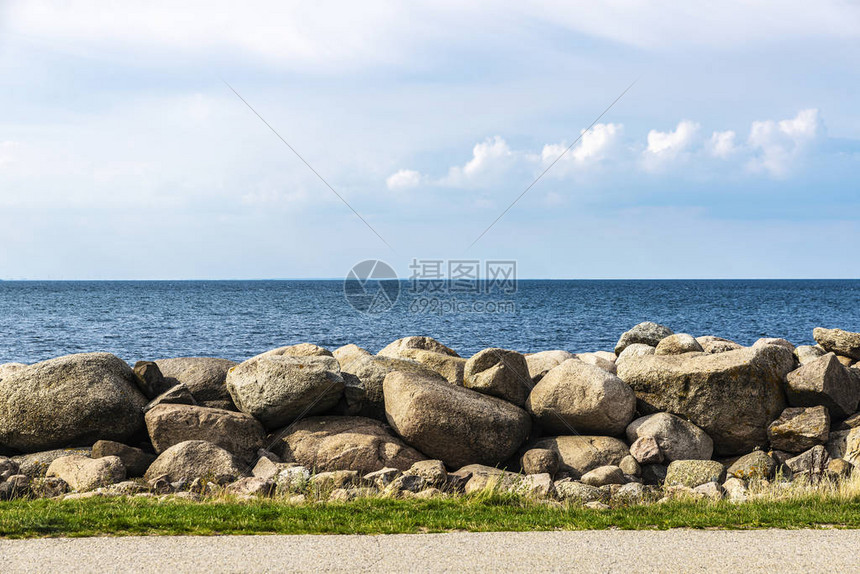 瑞典马尔默VastraHamnen市波罗的海前的Dike号高清图片下载-正版图片503794112-摄图网