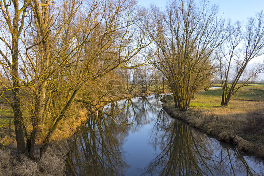 勃兰登堡Wittenberge附近的Locknitz河高清图片下载-正版图片503804914-摄图网