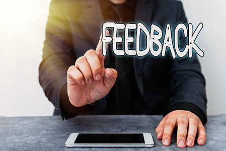 显示反馈的书写笔记传输有关动作的评估或纠正信息的商业概念彩色键盘高清图片下载-正版图片503854967-摄图网