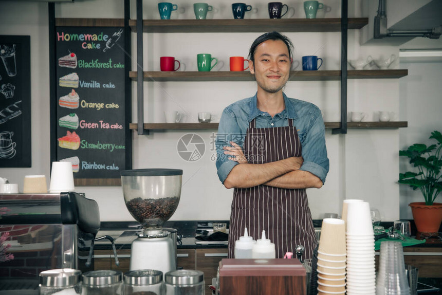 年轻亚洲男商业老板的肖像高清图片下载-正版图片503855924-摄图网