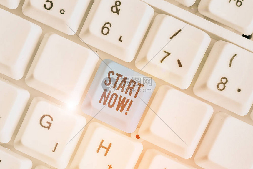 显示StartNow的文本符号商业图片展示会毫不迟疑地立即工作高清图片下载-正版图片503883889-摄图网