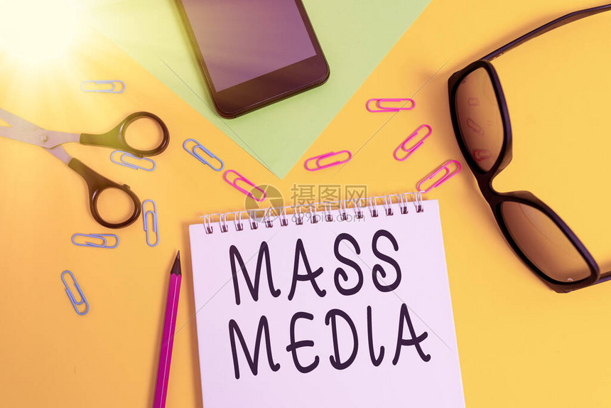 展示大众传媒的写作说明GroGroup向公众发布关于正在发生的事情的新闻的商业概念高清图片下载-正版图片503892876-摄图网
