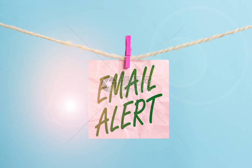 显示电子邮件警报的文本符号展示自动生成并发送给指定收件人的电子邮件的商业照片晾衣绳夹矩形纸高清图片下载-正版图片503893734-摄图网