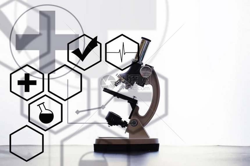 研究实验室试管和显微镜在白色背高清图片下载-正版图片503952852-摄图网