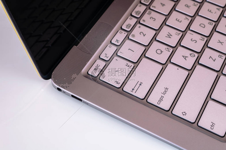 白色背景的Sli高清图片下载-正版图片503957184-摄图网