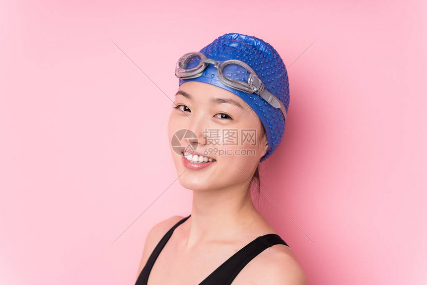 年轻的日本游泳女青年高清图片下载 正版图片504002913 摄图网