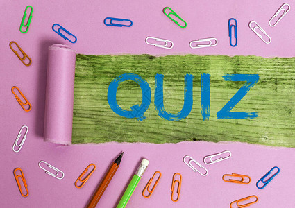 显示测验的书写笔记对学生进行简短非正式测试的商业高清图片下载-正版图片504018744-摄图网