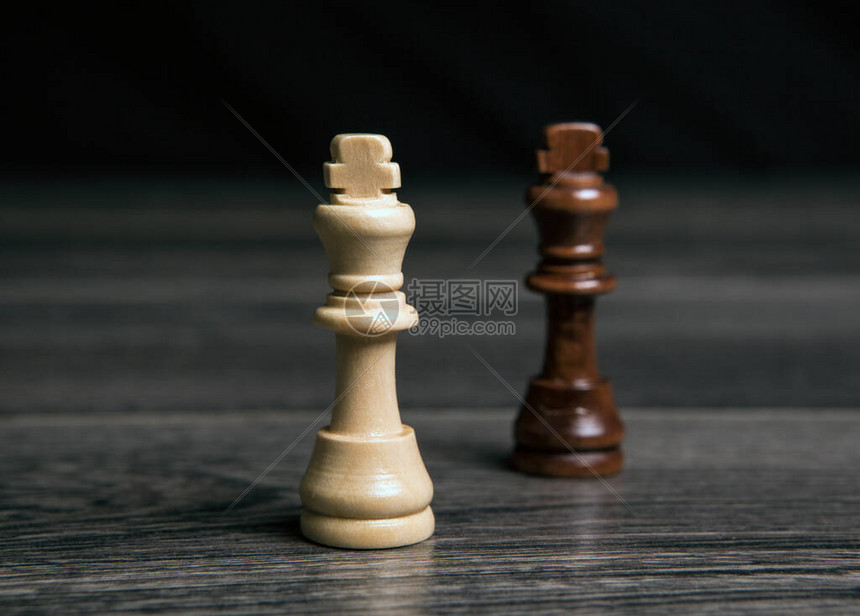 国际象棋国王在木制背景特写高清图片下载-正版图片504019576-摄图网