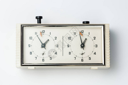 在白色背景的国际象棋时钟高清图片下载-正版图片504025644-摄图网