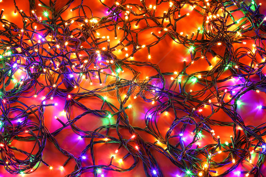 彩色上的美丽圣诞灯高清图片下载-正版图片504031755-摄图网