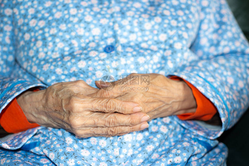一名老年妇女的手细记女高清图片下载-正版图片504034156-摄图网