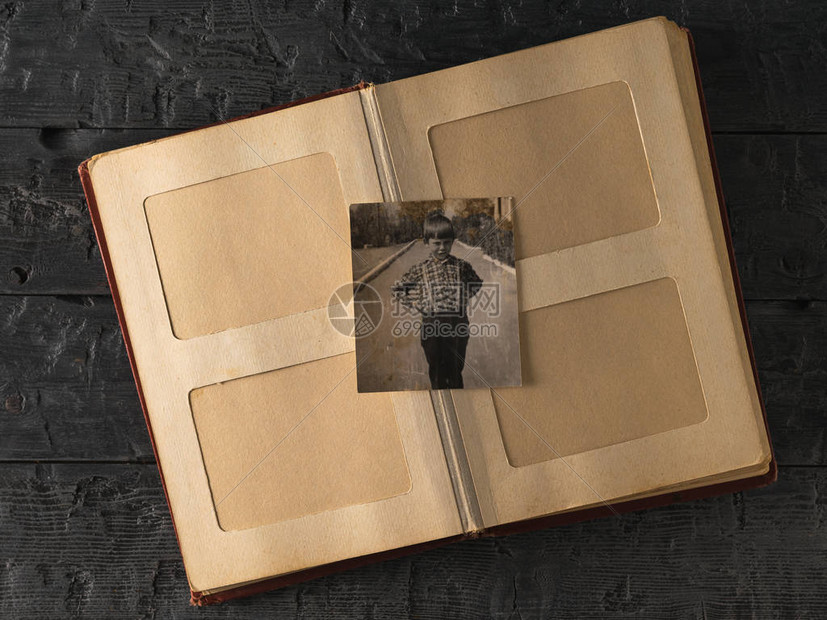 一本打开的相册高清图片下载-正版图片504091657-摄图网