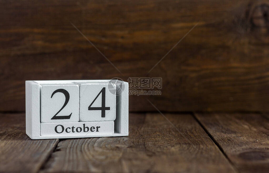 10月24日的历上紧挨着一个黑暗木高清图片下载-正版图片504093058-摄图网