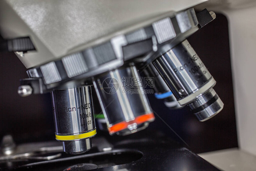 带物镜的显微镜物转换器高清图片下载-正版图片504110105-摄图网