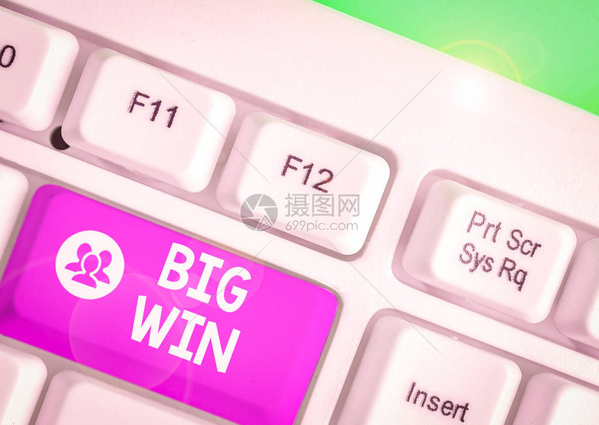 BigWin商业图片展示在一场比赛中成功赢得重要奖品时获高清图片下载-正版图片504189931-摄图网