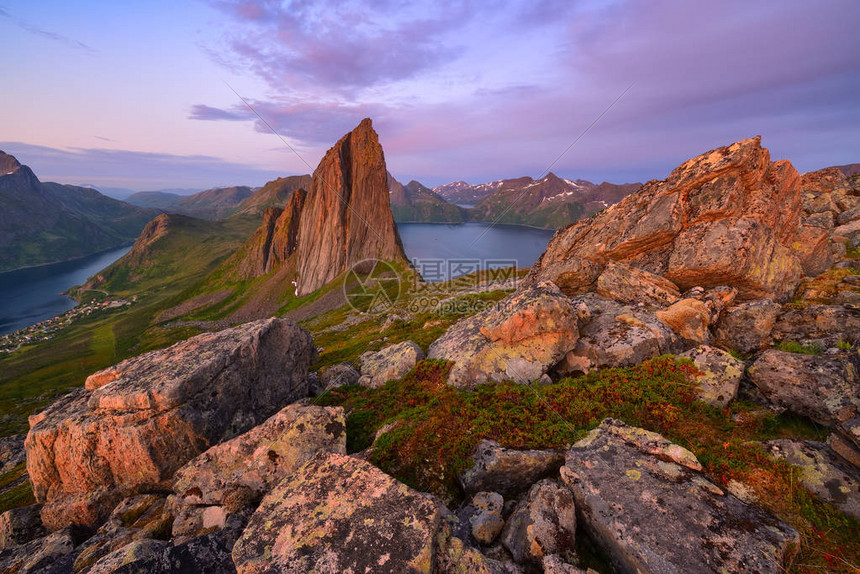 在塞格拉山的白夜塞尼亚岛挪威高清图片下载-正版图片504200001-摄图网