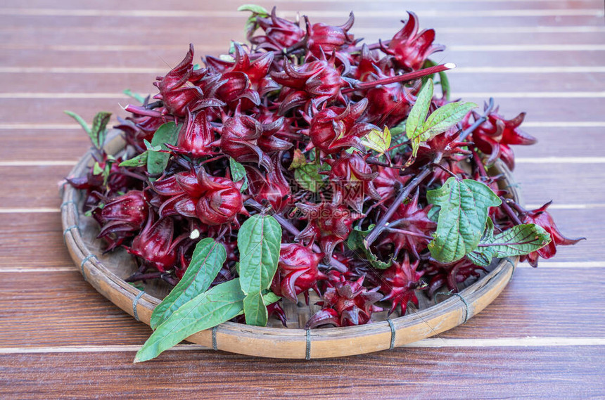 新鲜的Roselle在篮子里高清图片下载-正版图片504228877-摄图网