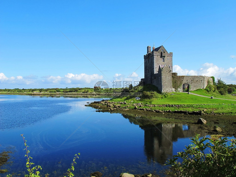 典型的爱尔兰老家天空晴明在背高清图片下载-正版图片504338699-摄图网