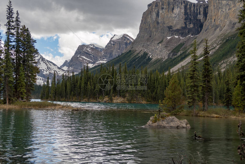 加拿大北部五大湖高清图片下载-正版图片504340561-摄图网