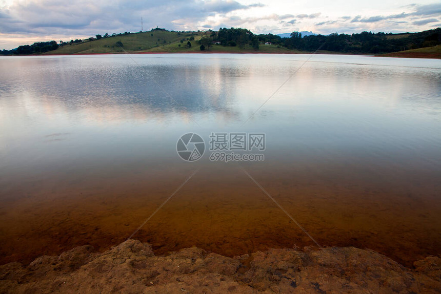 圣保罗乡村的Jaguari大坝高清图片下载-正版图片504397333-摄图网