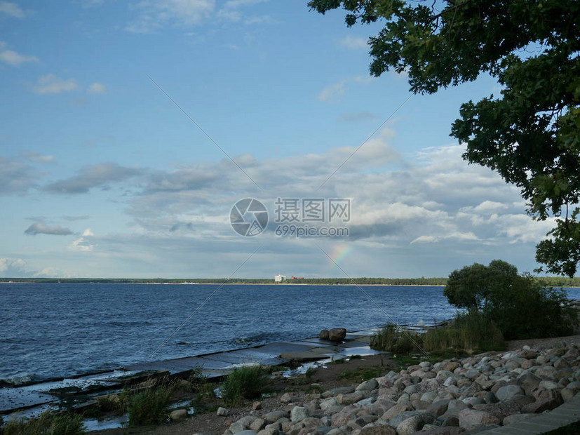 雨后彩虹的海景高清图片下载-正版图片504427583-摄图网