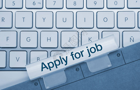 现在申请工作按钮在这里资源注册在线概念我们正在印在黄色纸上的透明塑料高清图片下载-正版图片504644284-摄图网