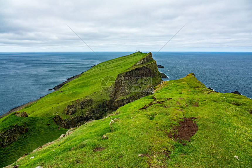 Mykines岛尽头的灯塔有海洋和云天高清图片下载-正版图片504454674-摄图网