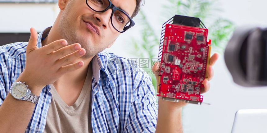 Vlog博客摄像头上的vlogger高清图片下载-正版图片504480287-摄图网