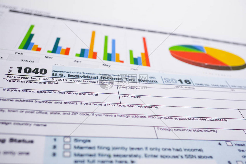 税收回报表1040和美元钞票高清图片下载-正版图片504488139-摄图网