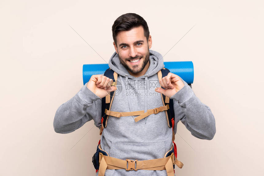 年轻登山者高清图片下载-正版图片504499139-摄图网