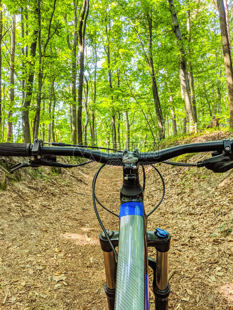 夏季的MTB自高清图片下载-正版图片504509279-摄图网