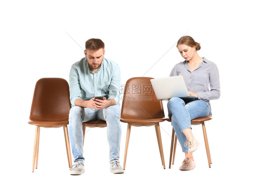 在白色背景上排队等候的人高清图片下载-正版图片504584205-摄图网