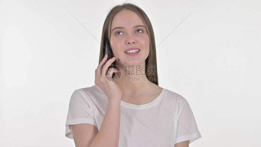 美丽的年轻女孩在智能手机上交高清图片下载 正版图片504596960 摄图网