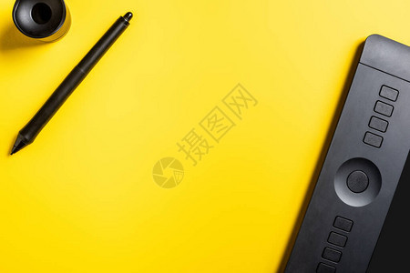 黄色上黑色绘图平板高清图片下载-正版图片504641026-摄图网