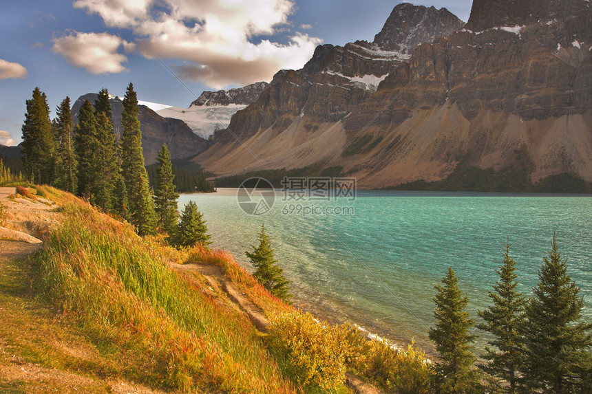 加拿大北部湖泊环绕着加拿大高清图片下载-正版图片504681491-摄图网