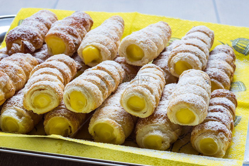 Cannoli是西里糕点甜点高清图片下载-正版图片504741078-摄图网