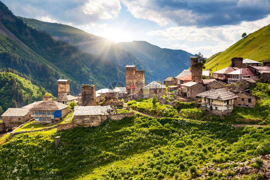 Adishi村上斯瓦内蒂格鲁吉亚欧洲高加索山脉美高清图片下载-正版图片504767888-摄图网