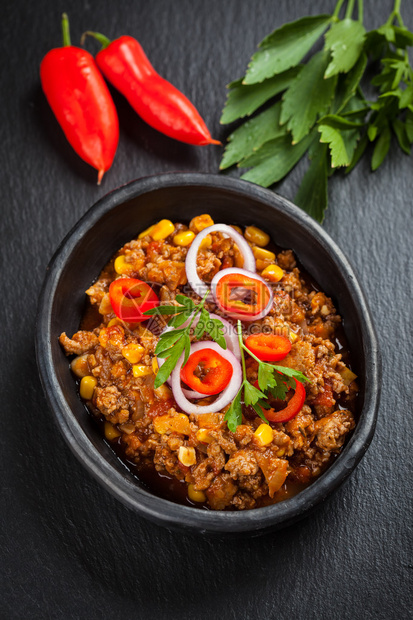 在锅里煮熟的传统cilli高清图片下载-正版图片504818426-摄图网