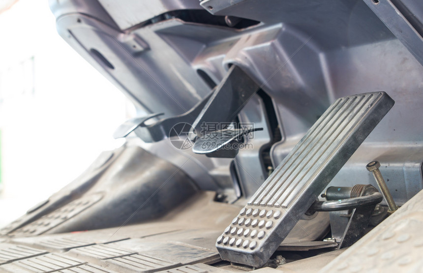 叉车制动踏板和油门高清图片下载-正版图片504822637-摄图网