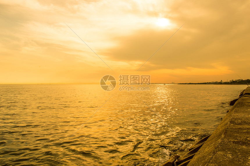 天空和海洋高清图片下载-正版图片504950357-摄图网