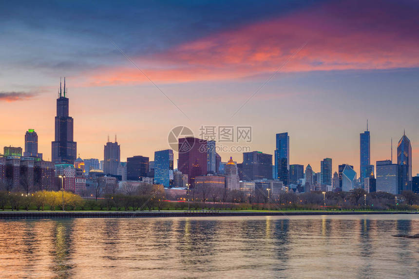 日落时芝加哥天际线的城市景观图像高清图片下载-正版图片504983010-摄图网