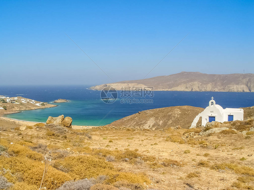 希腊米科诺斯Mykonos夏季的蓝天空和绿海下高清图片下载-正版图片504984311-摄图网