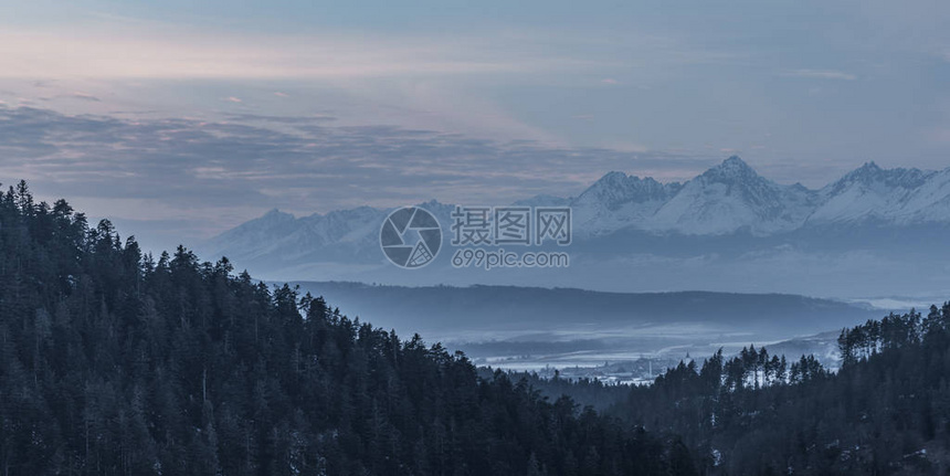 从托马索夫斯基的视角看冬季Vyso高清图片下载-正版图片505001883-摄图网