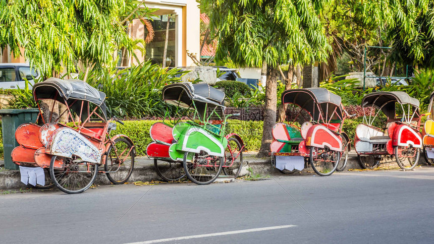 印度尼西亚的Bevakrickshaw或p高清图片下载-正版图片505055695-摄图网