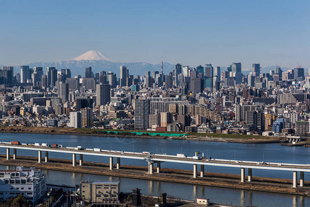 东京城市景观东京市中心建筑和东京塔地标与富士山在晴朗的日子高清图片下载 正版图片505337512 摄图网